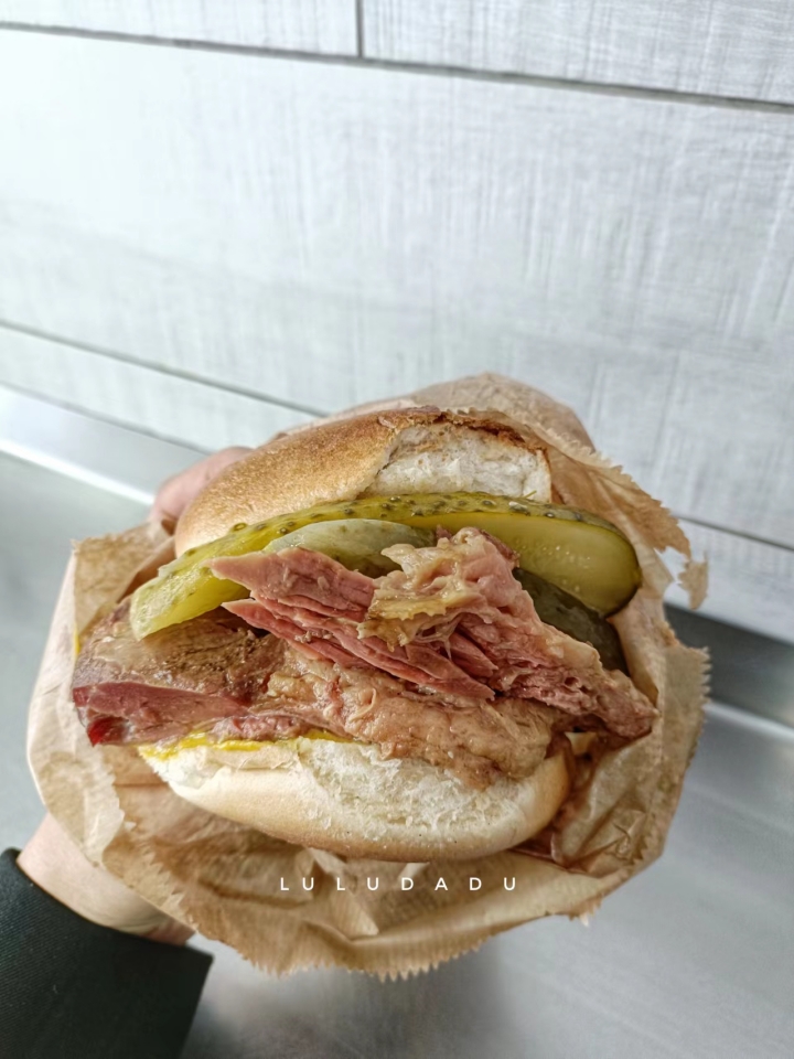 倫敦平價美食推薦｜在地人氣超高24小時營業的Beigel Bake Brick Lane Bakery｜鹽烤牛肉貝果、燻鮭魚貝果推薦 ...